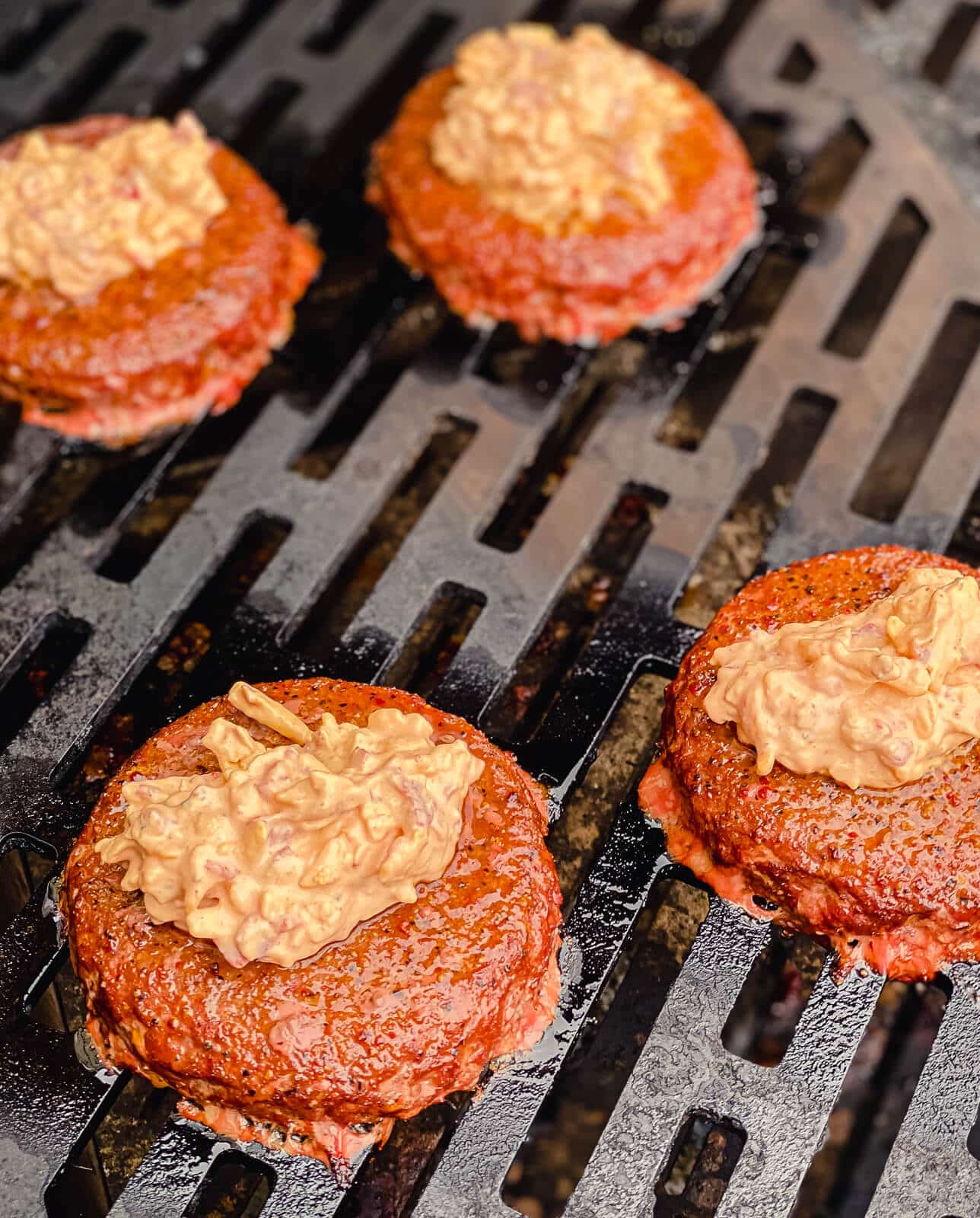 The BEST Pimento Cheeseburgers - Grillseeker