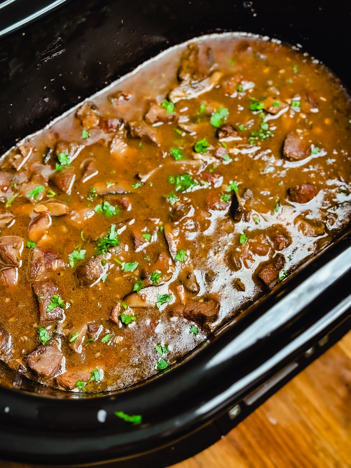Easy Crockpot Beef Tips Recipe -Grillseeker